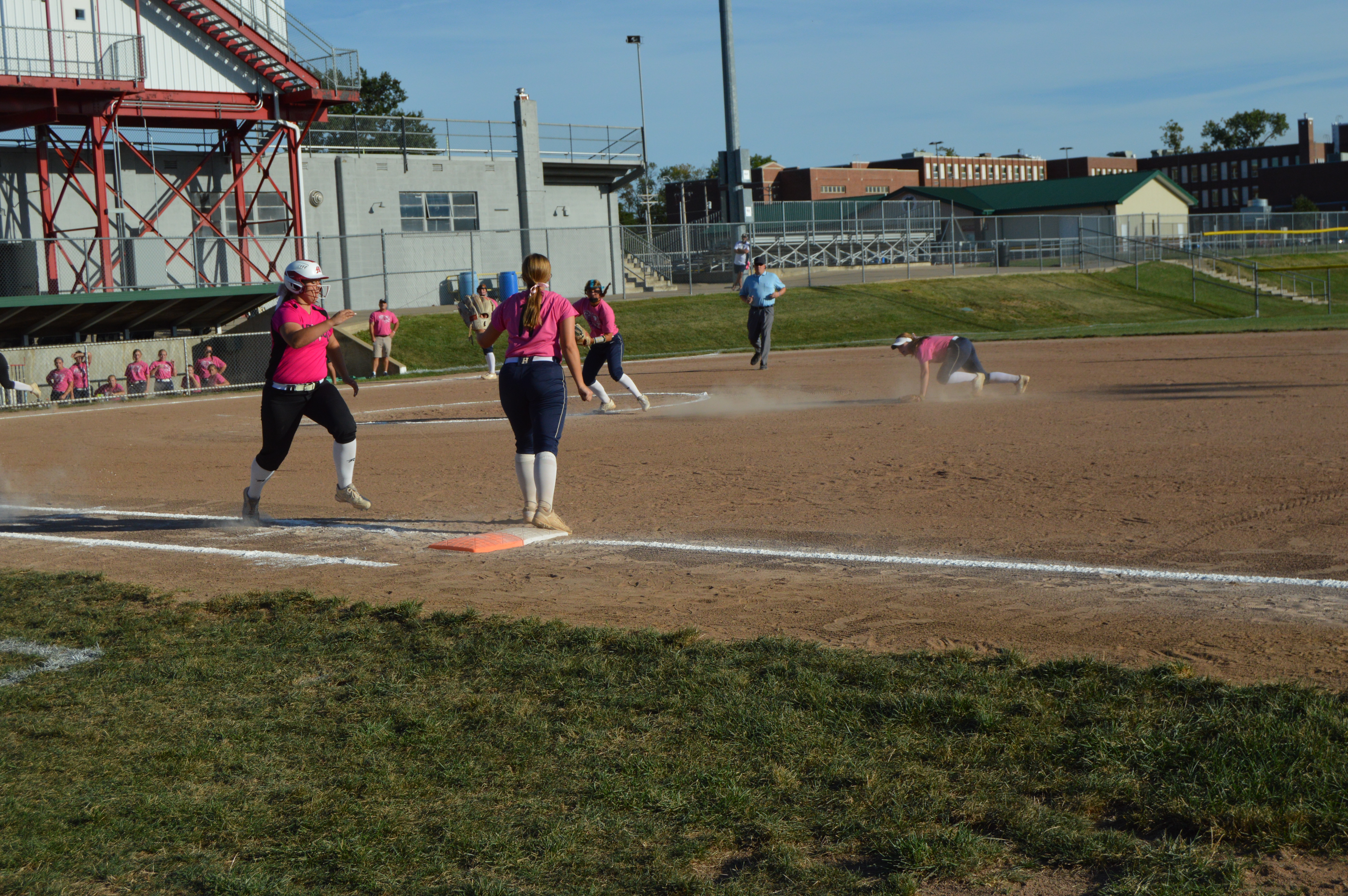 Mexico Softball Falls To Helias In Pink Out Game – KXEO